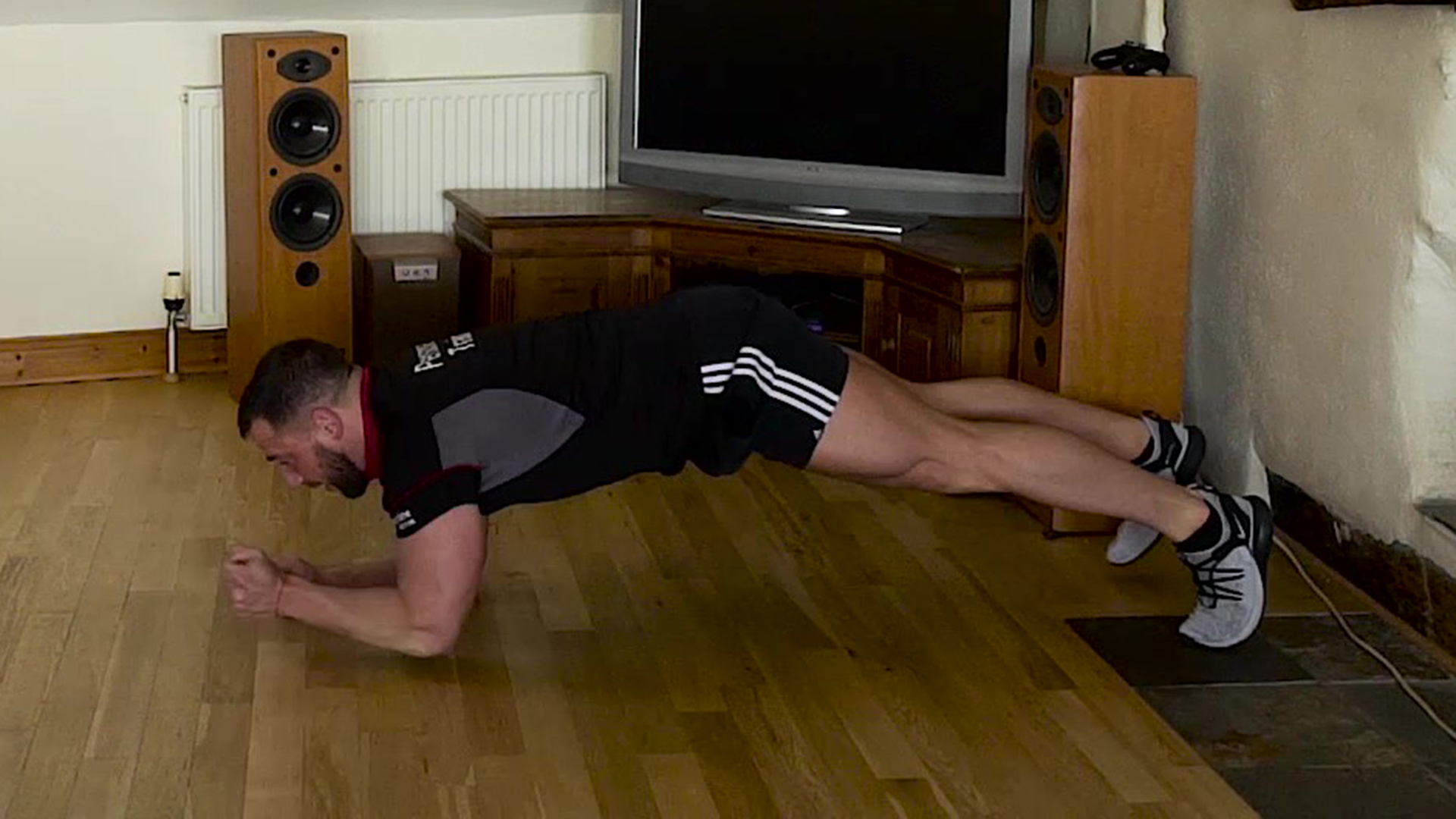 6 Home Exercises you can do in Your Living Room - Everyone Active