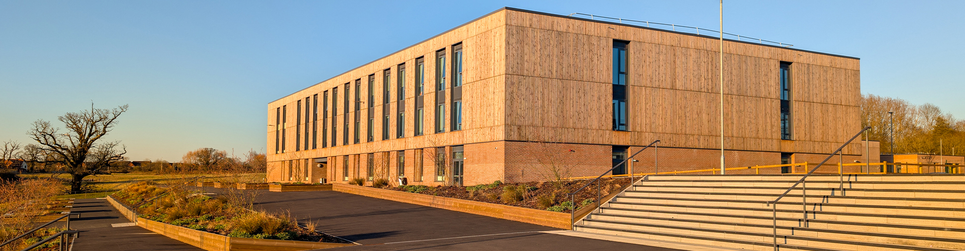 Oakley School Sports Centre - Everyone Active