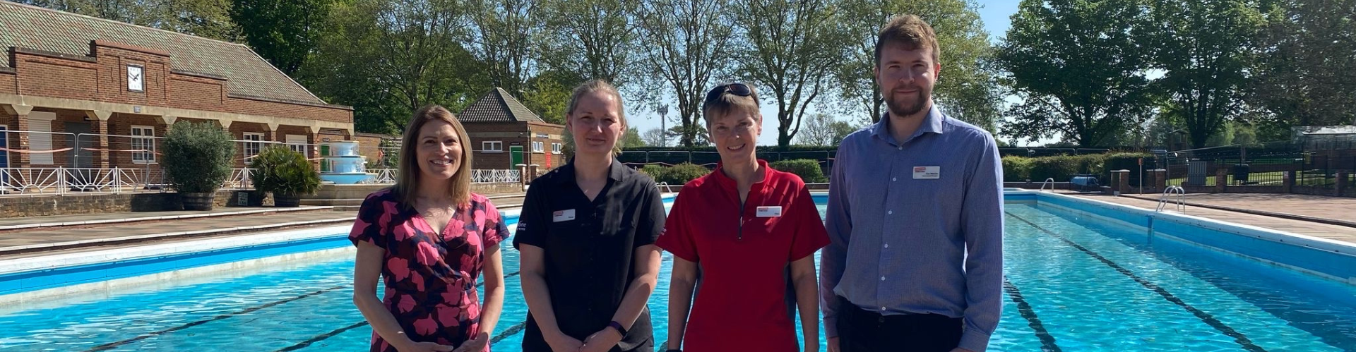 Cold water swimming makes a splash at Hitchin outdoor pool - Everyone ...
